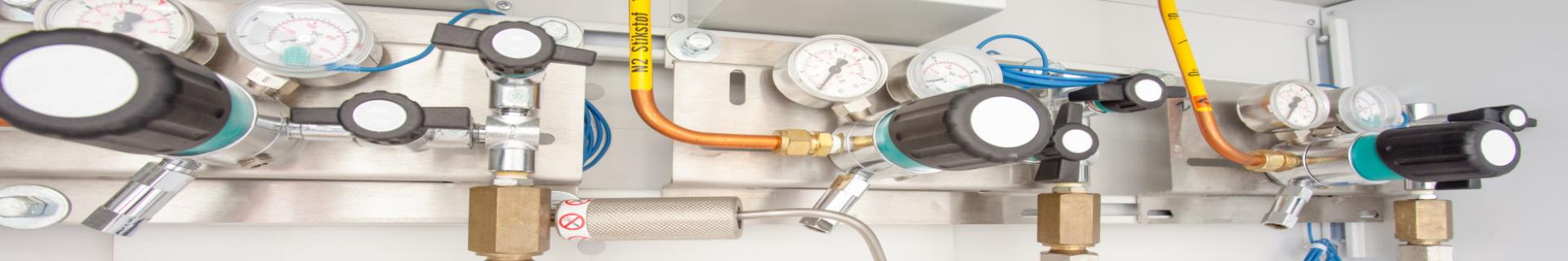 Handling Compressed Gas Cylinders in the Laboratory - Safety Canada