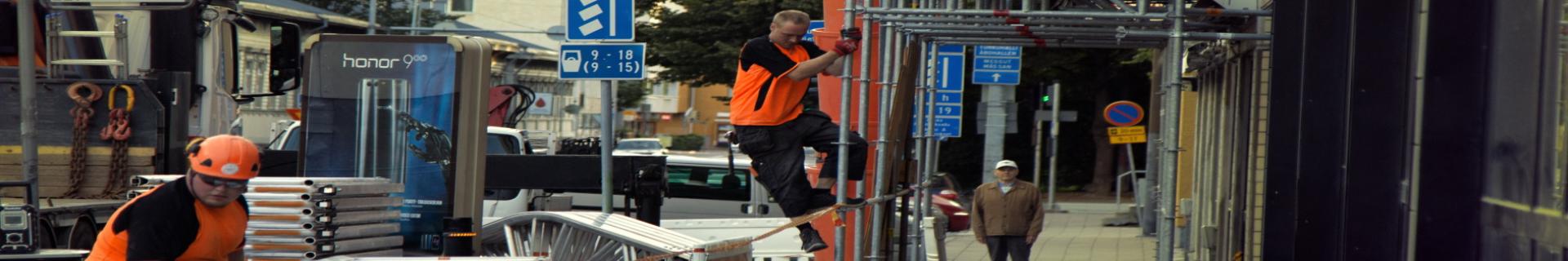 Walking and Working Surfaces in Construction Environments - Safety Canada